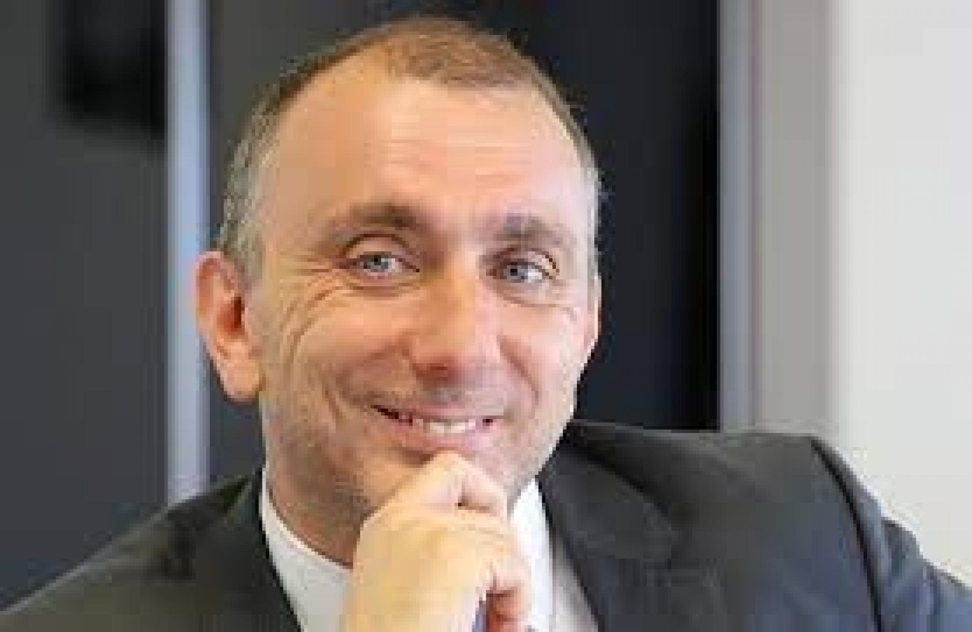 ff Jean-Christophe Angelini ùn participeghja à a reunione di Parigi